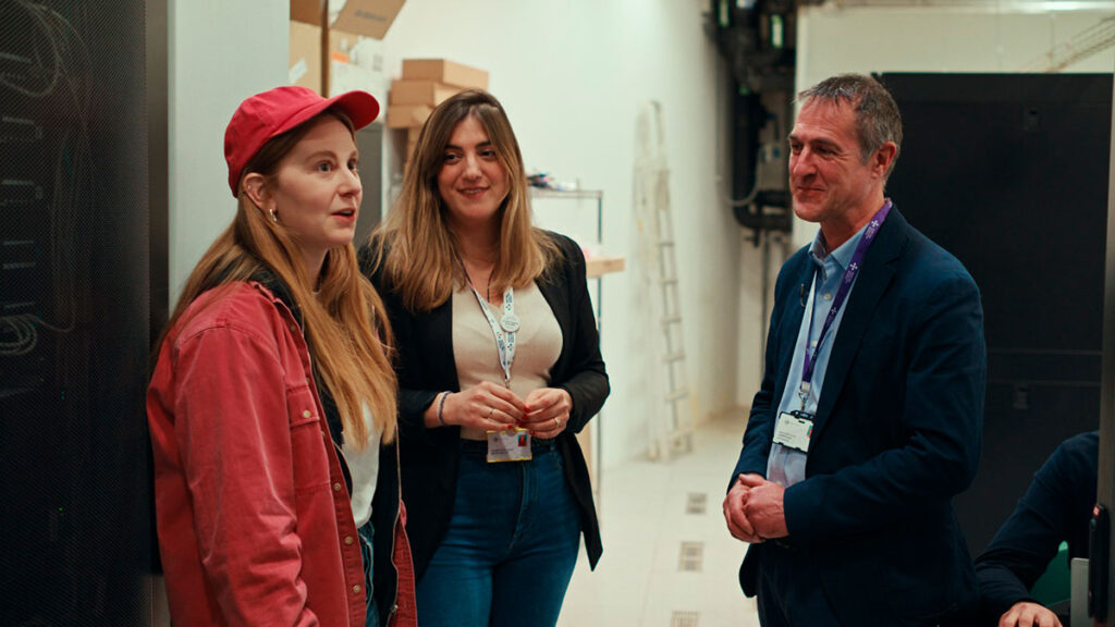 Huawei y Discovery crean el documental Being Digi-Sapiens para ...